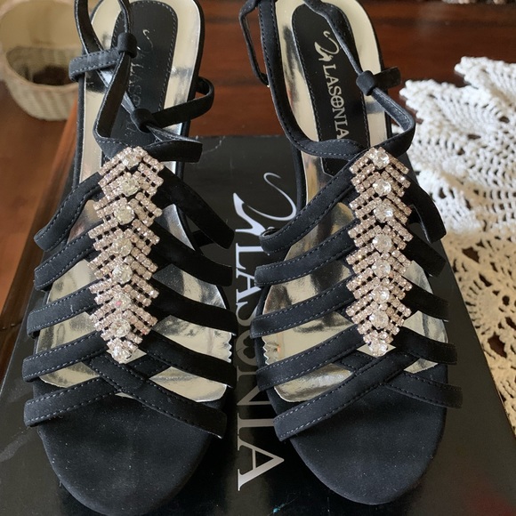 Lasonia | Shoes | Lasonia Light Suede Black Heels With Accenting | Poshmark